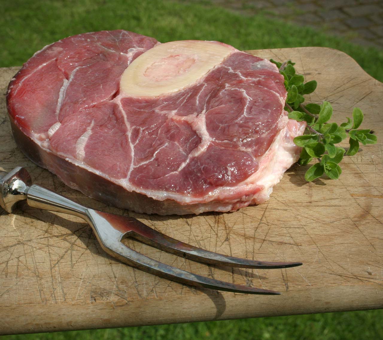 Bio- Rindfleisch aus eigener Schlachtung frisch am 2. April 2022 ...